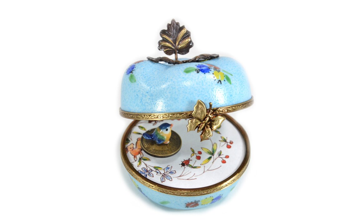 Blue Apple Music Box, Colored Bird Key. Bee Glasp. Life in Pink. Red ...