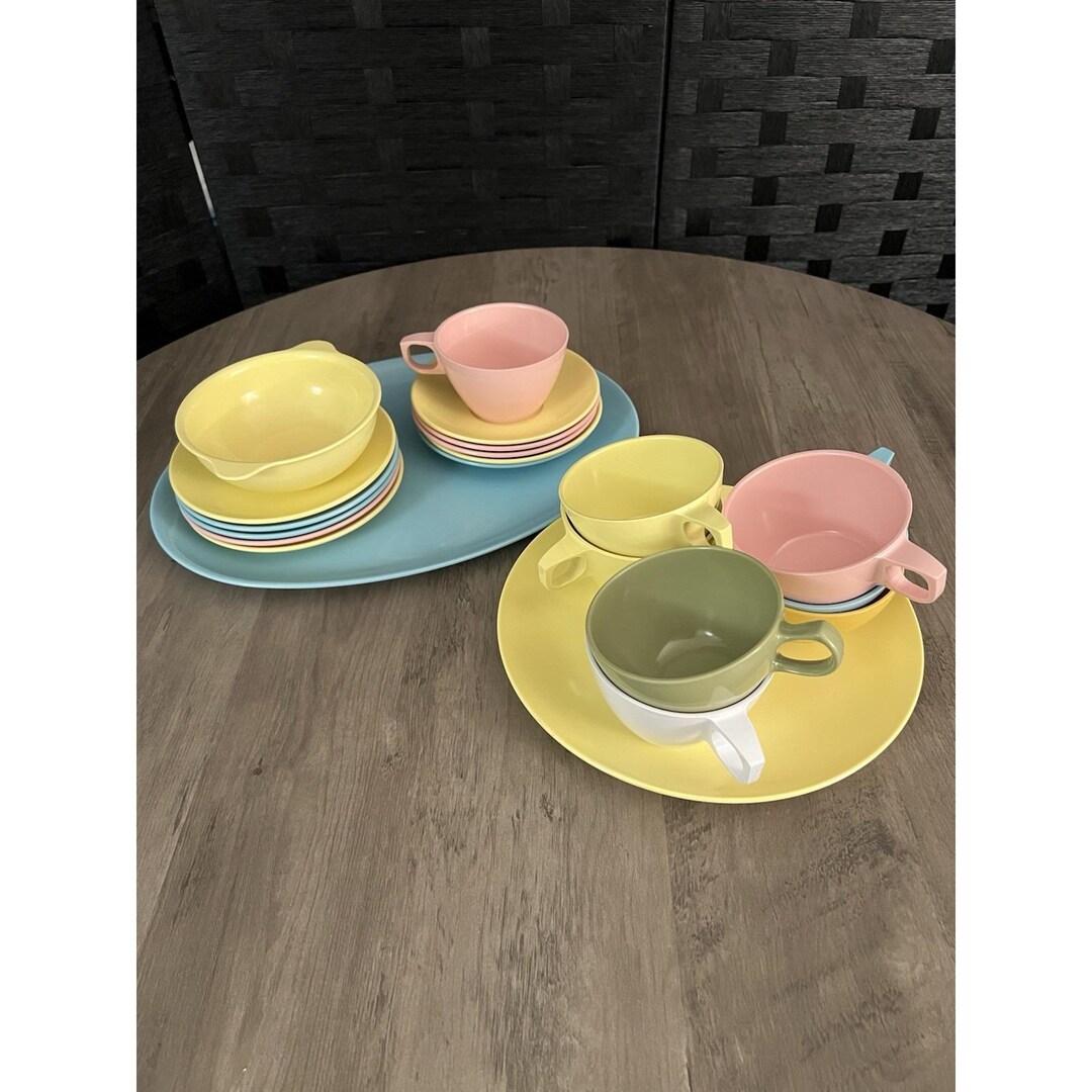 Vintage Mixed Lot 21 Pcs Melamine Dishes Mallo Ware + Cups Saucers ...