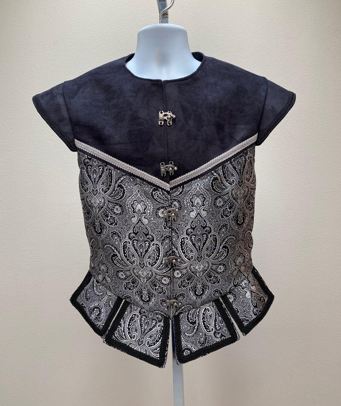 New Men's Renaissance Medieval Elizabethan Pirate Buccaneer Black and ...