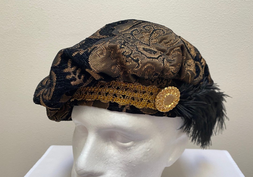 New Renaissance Medieval Tudor Elizabethan Revolutionary Black and Gold ...