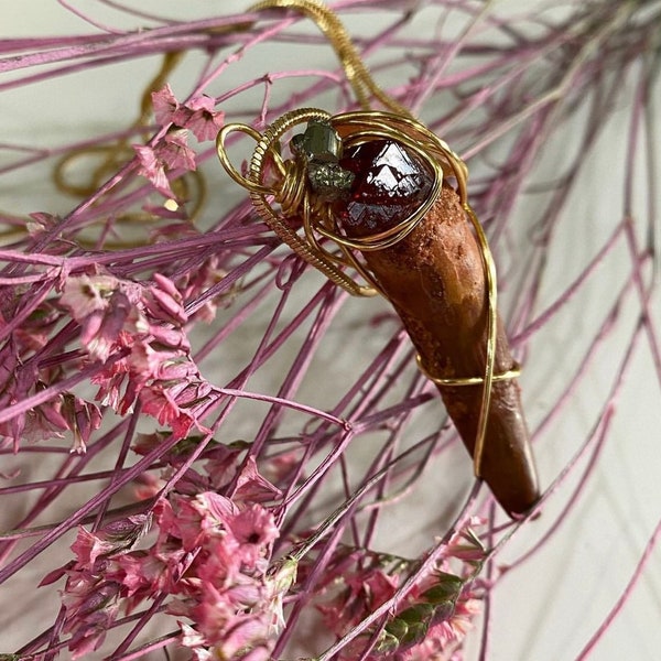 Spinosaurus Tooth Necklace - Etsy