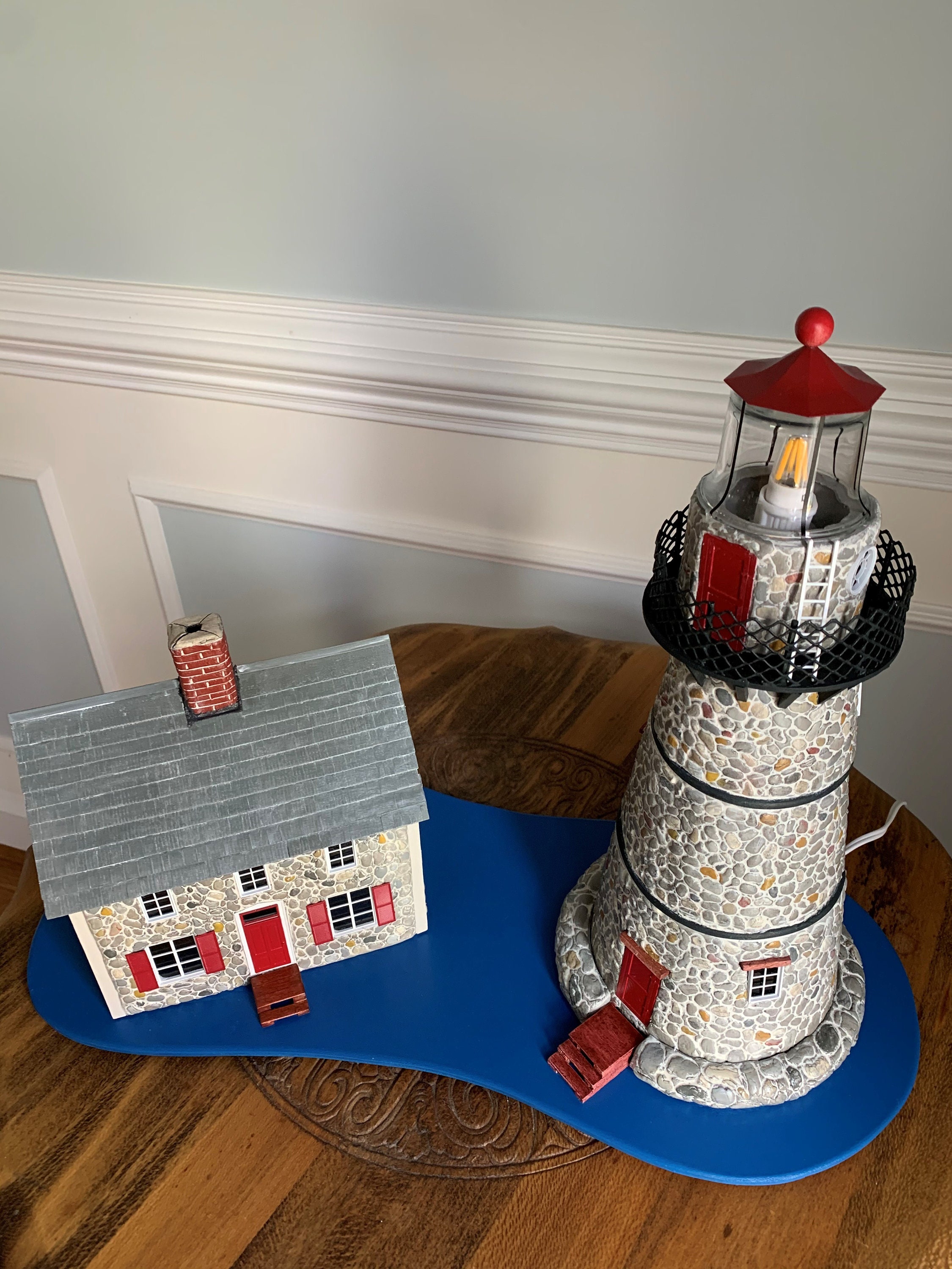 Lighthouse & Keepers Cottage – CIRCA 1750 – 0, 1/4 Scale Miniature ...
