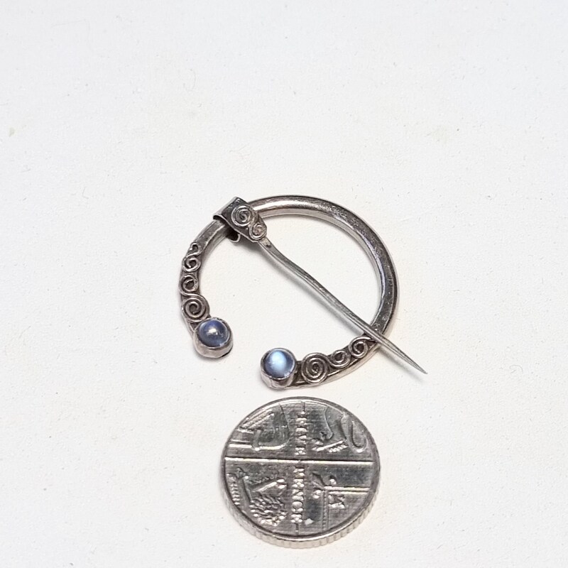 Penannular Brooch - Etsy