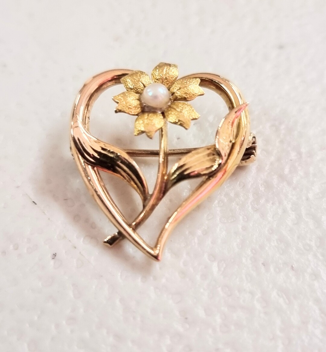 Early 20th C. 15ct Gold Witches Heart Style Floral Brooch With a Pearl ...