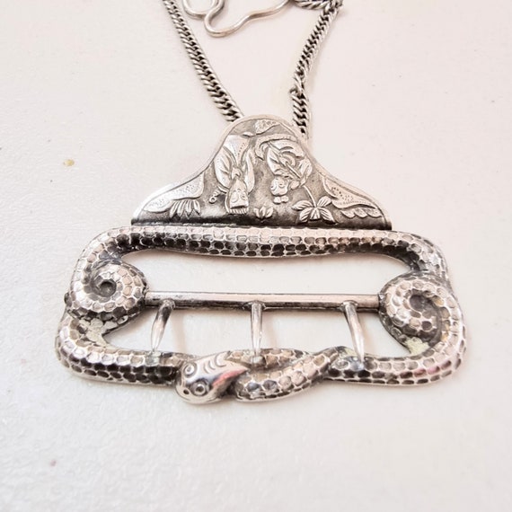 Antique Chinese silver snake buckle, depicting a Chin… - Gem