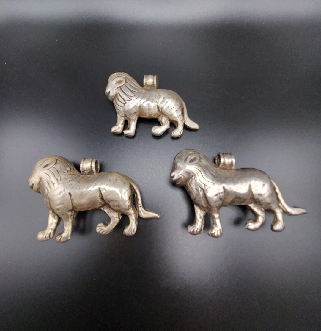 X1 Vintage Tibetan Repousse Sterling Silver (??) Lion Pendant - Etsy