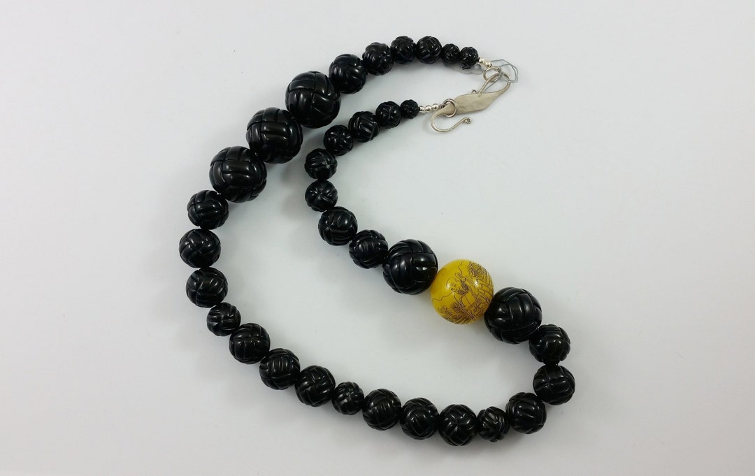 Vintage Chinese Scrimshaw Reconstituted Amber & Carved Jet Endless Knot ...