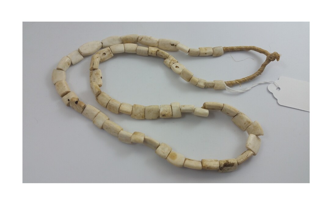 X1 Vintage Tribal African Shell Bead 16