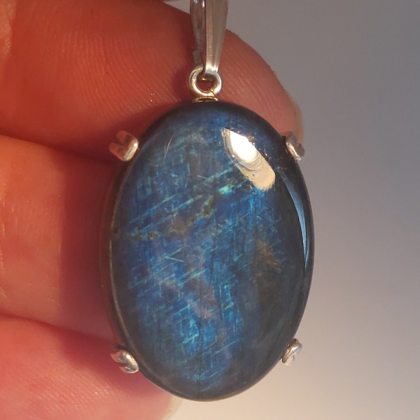 Spectrolite Pendant - Etsy