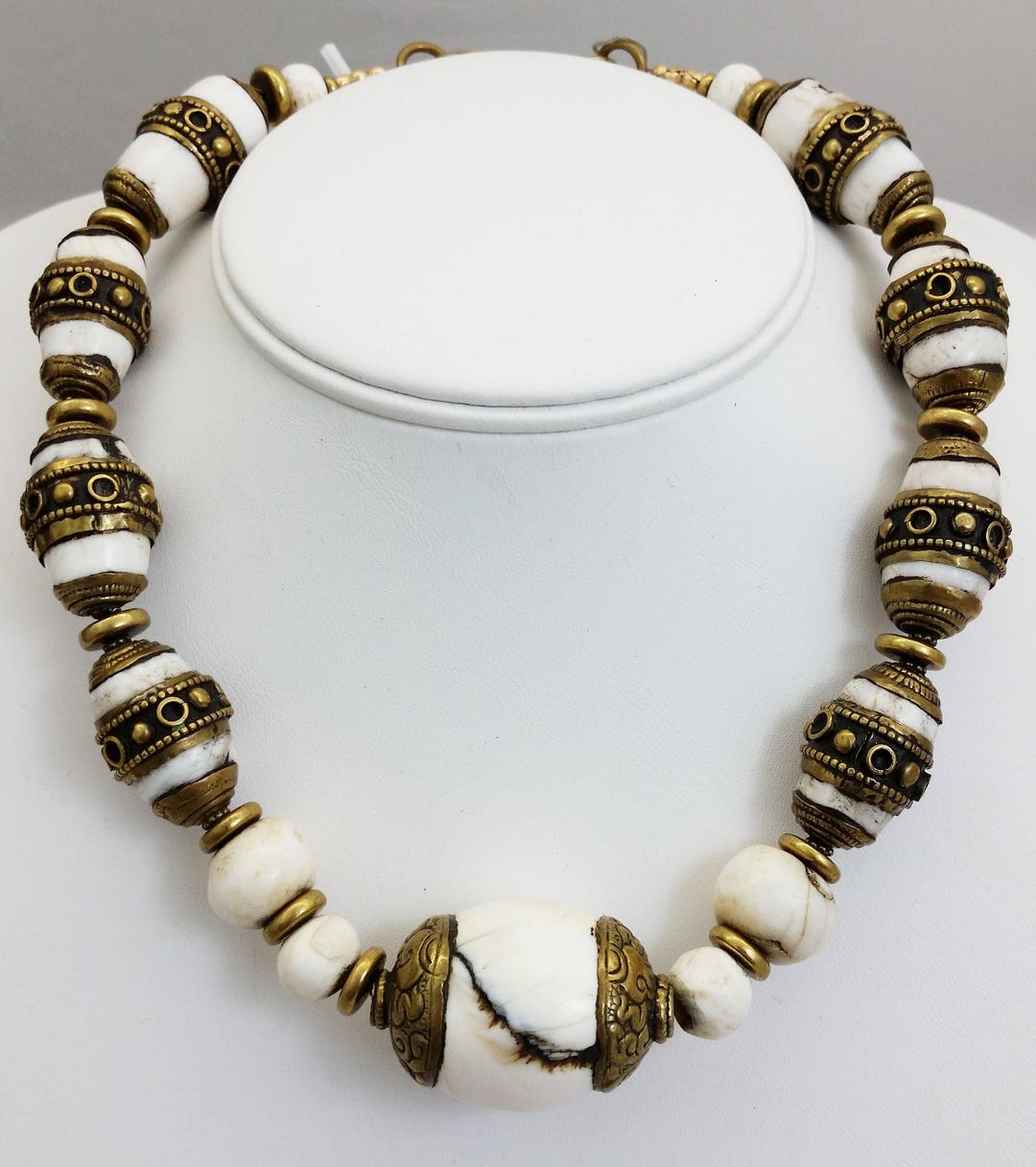 Custom Tibetan/nepal Brass Capped Sacred Chank Bead Necklace W/ Shell ...
