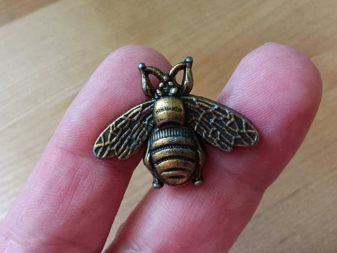 Small Bee Drawer Knob Pull - House Kitchen Bedroom Bathroom Room ...