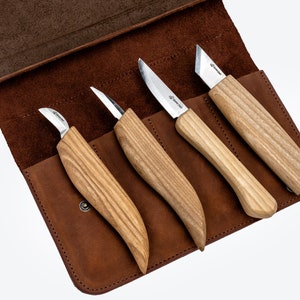 Basic Wood Carving Set of 4 Knives in a Leather Tool Roll Beavercraft ...