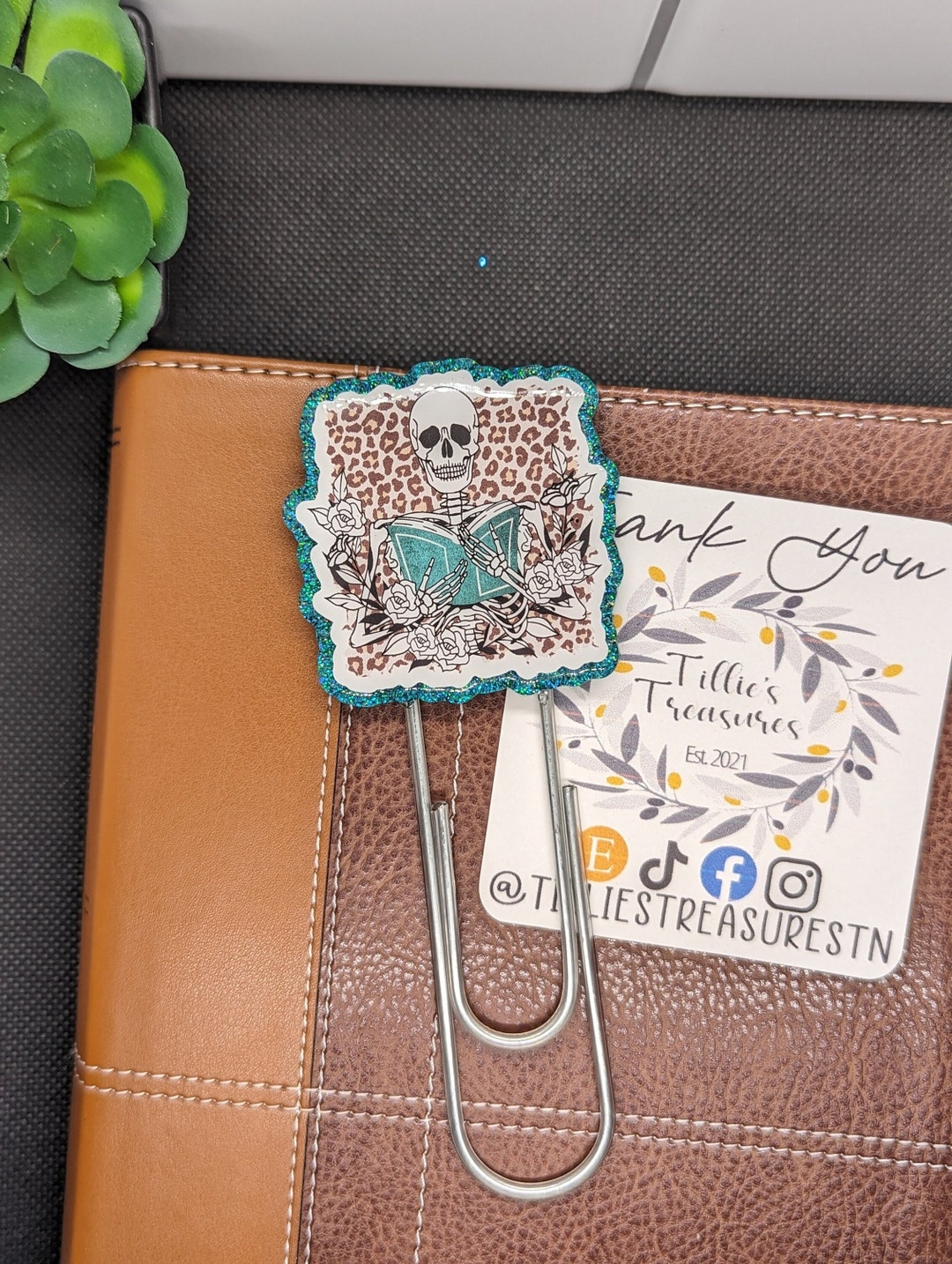 Jumbo Paperclip Bookmark, Skeleton Bookmark, Resin Bookmark - Etsy