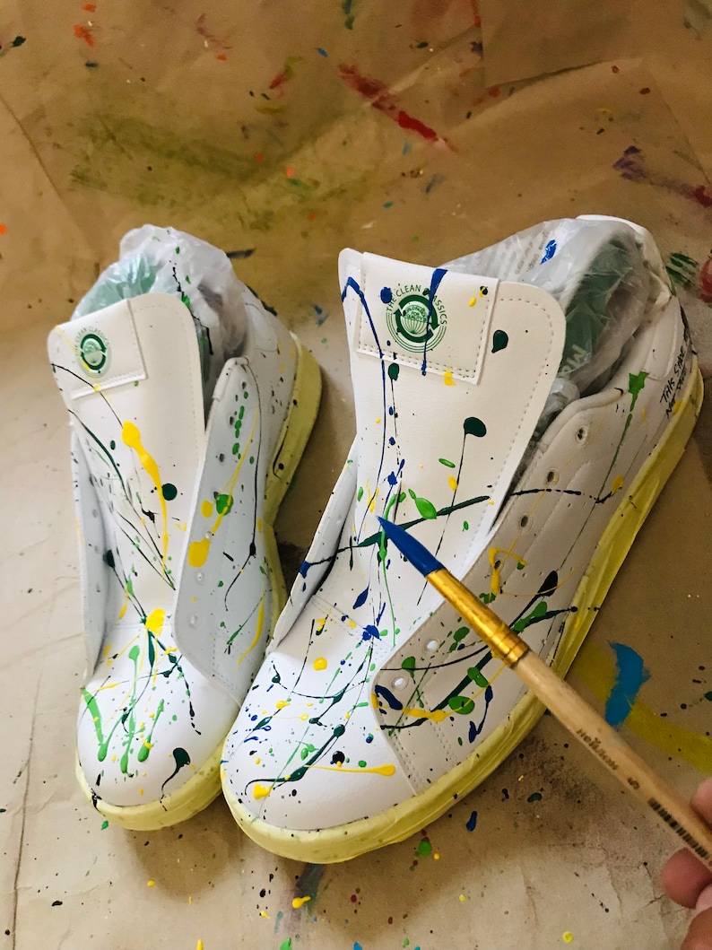 Nike Men's Sneakers in Paint Sneakers in a Spray Can Spray Paint ...