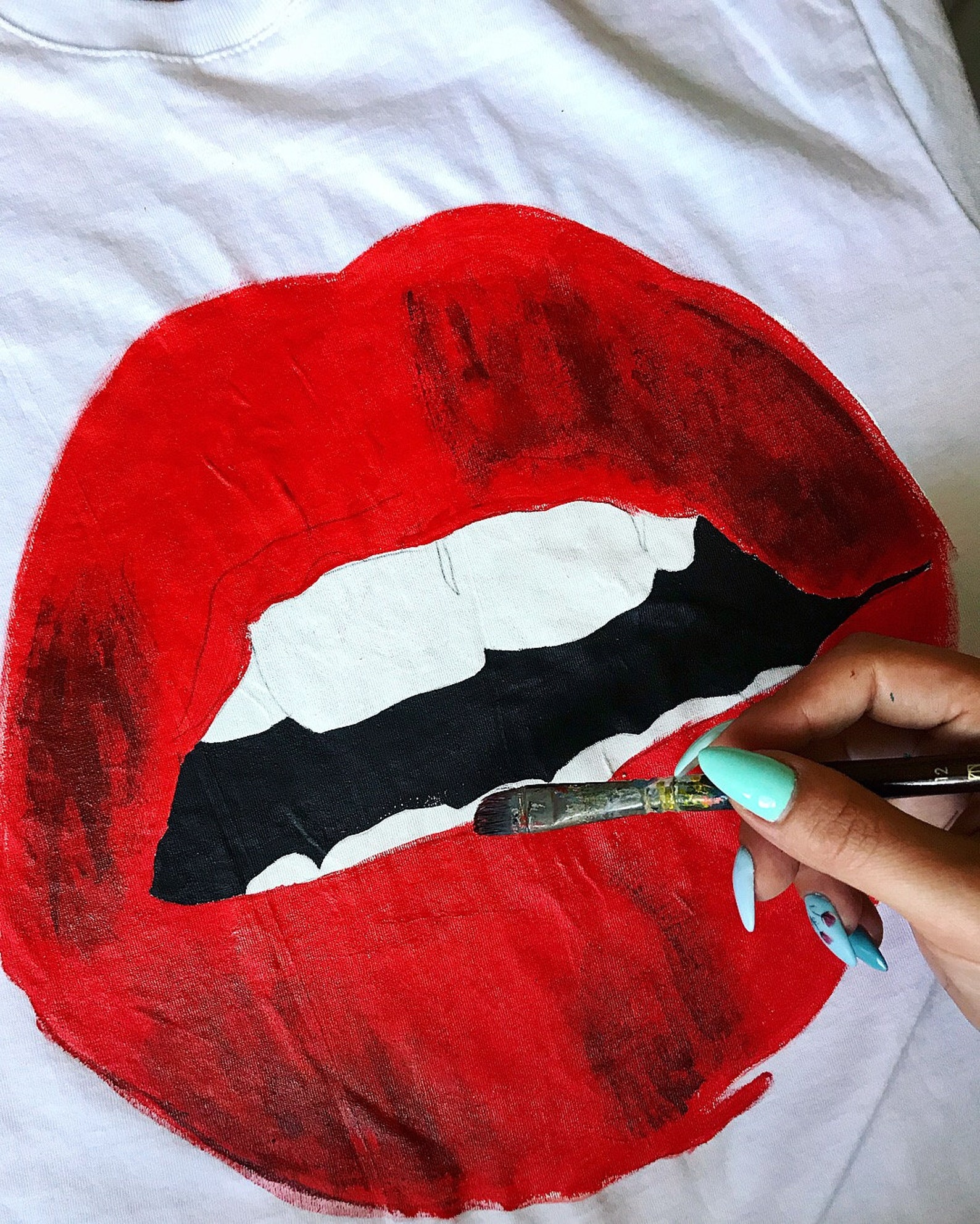 Lips on Clothes Man's T-shirt Men's T-shirt Mens Tshirt T-shirt With ...