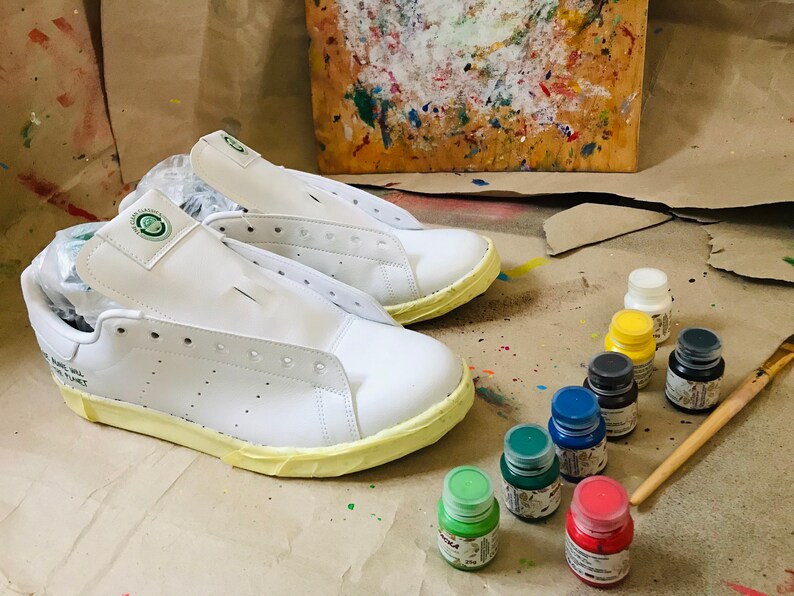 Nike Men's Sneakers in Paint Sneakers in a Spray Can Spray Paint ...