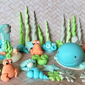 Fondant Sea Creature Cake Toppers. Whale, Shells, Seaweed, Crabs and ...