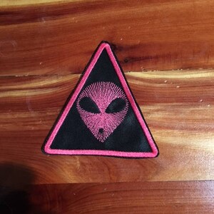 Alien Patch Hook Only Patch Sew on Alien Head Embroidered Patch 3x3 - Etsy