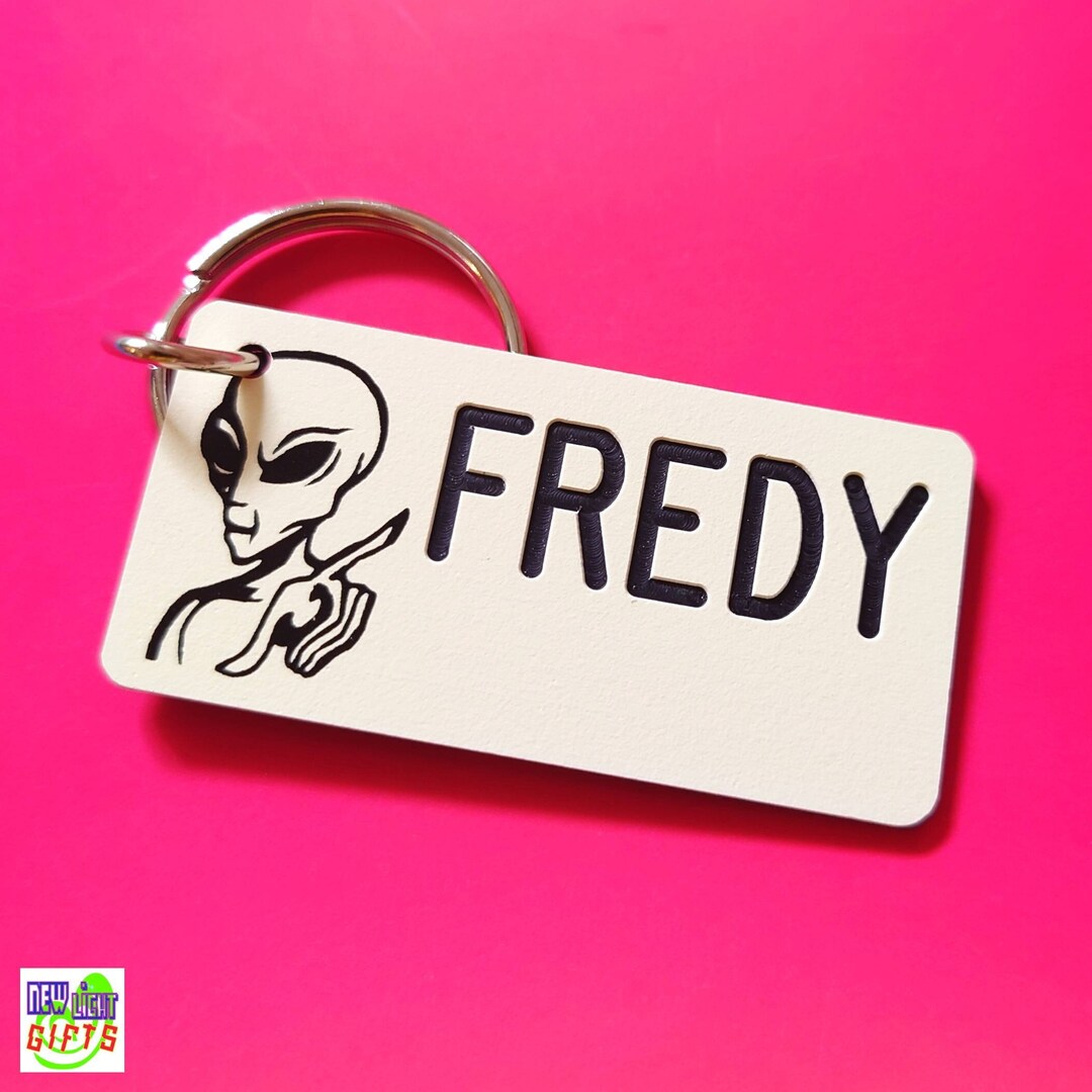 Personalized ET Glow in Dark Keychain - Engraved UFO Key Tag ...