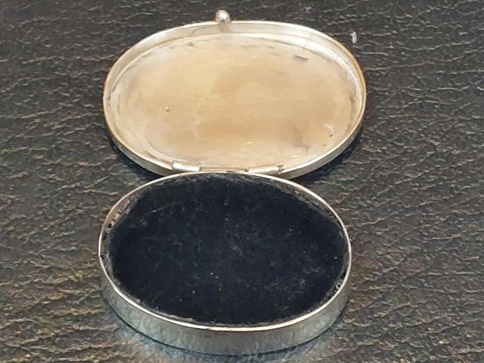 Solid Silver Pill or Snuff Box Box - Etsy