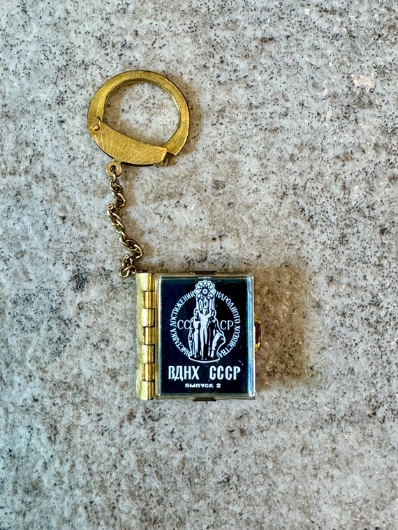 Vintage 1989 USSR Soviet Russia Mini Photo Keychain, … - Gem