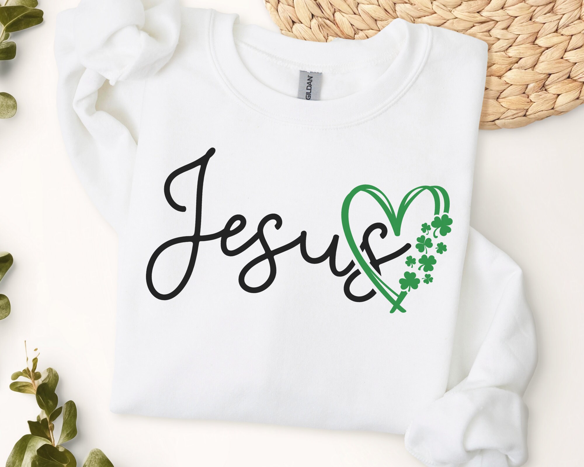 Jesus Heart Shamrock SVG, St Patricks Day Svg, Jesus St Patrick SVG ...