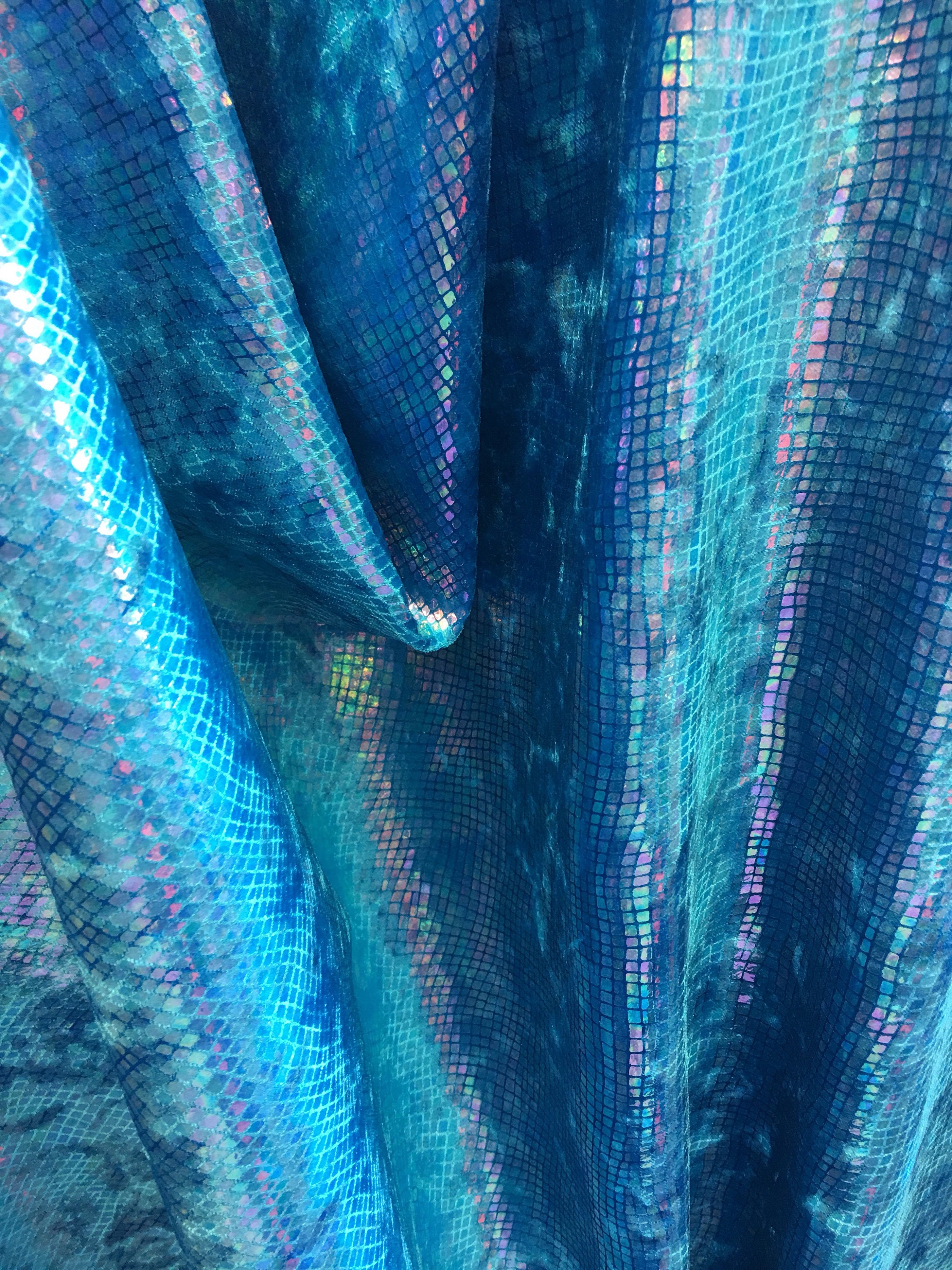 New Iridescent Blue 4 Tone Cracked Ice Design on Poly Spandex Fabric 60 ...