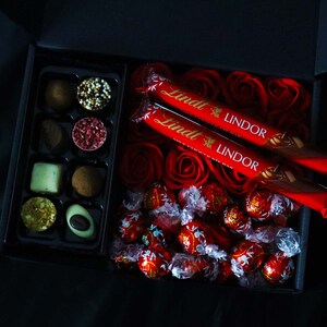 Lindt Lindor Ultimate Gift Hamper With Red Roses - Etsy