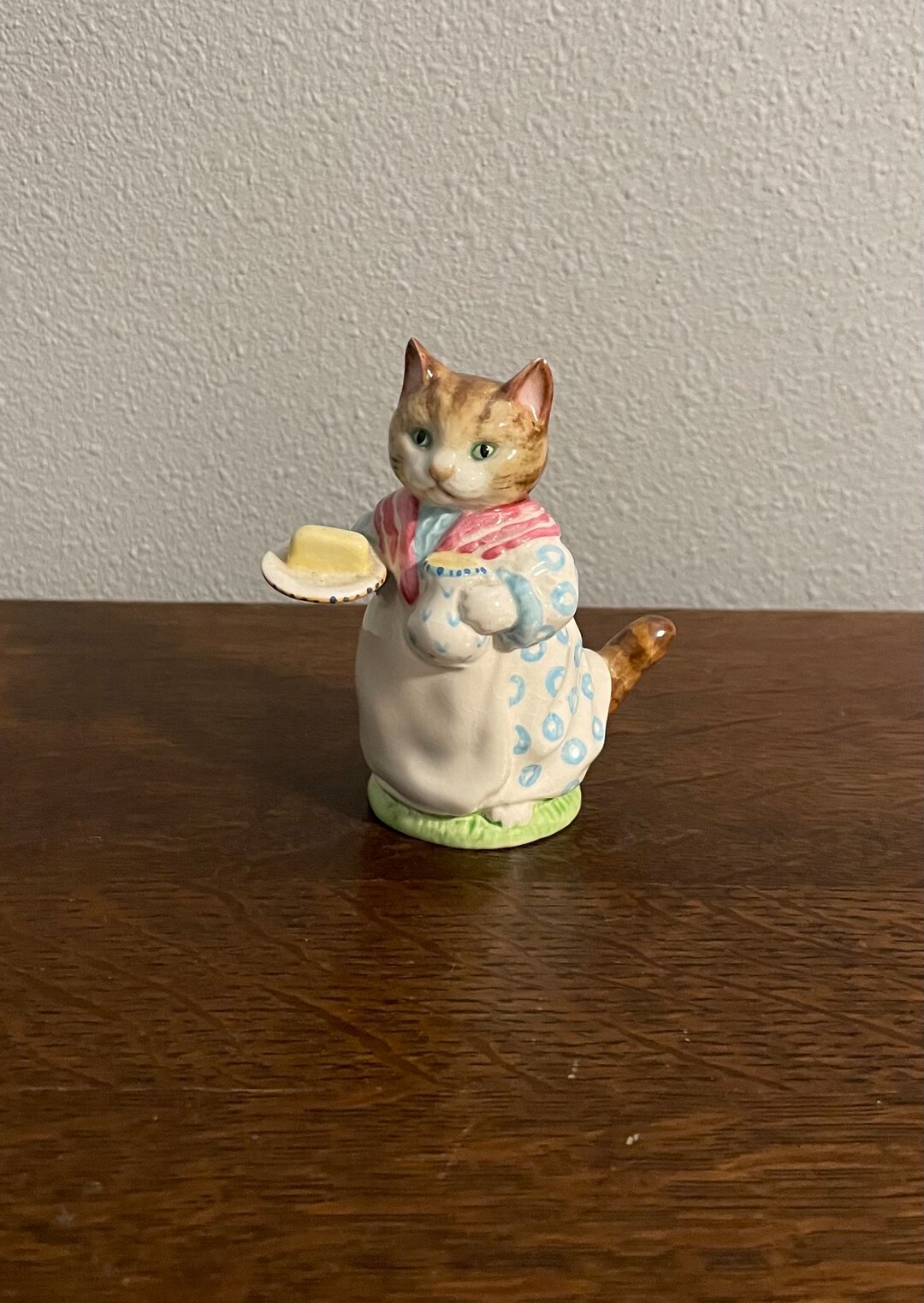 Ribby BP2A Beatrix Potter Figurine Beswick, England Gold Oval Back ...
