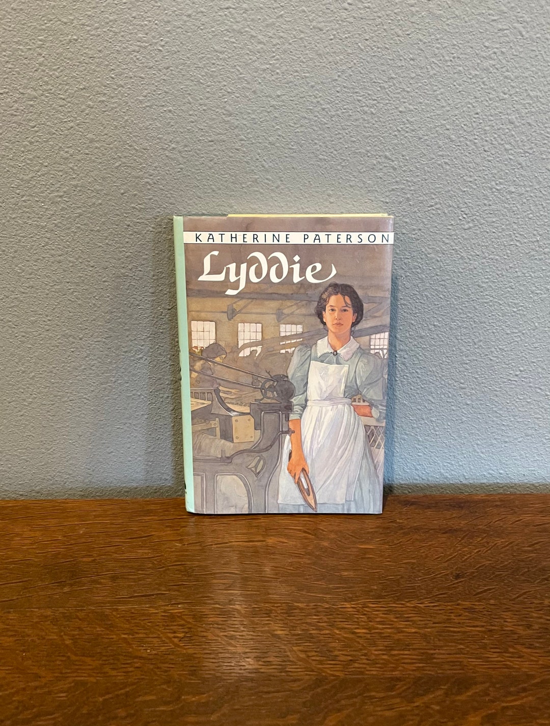 Autor signierte Erstausgabe, Dritte Auflage von Lyddie von Katherine ...