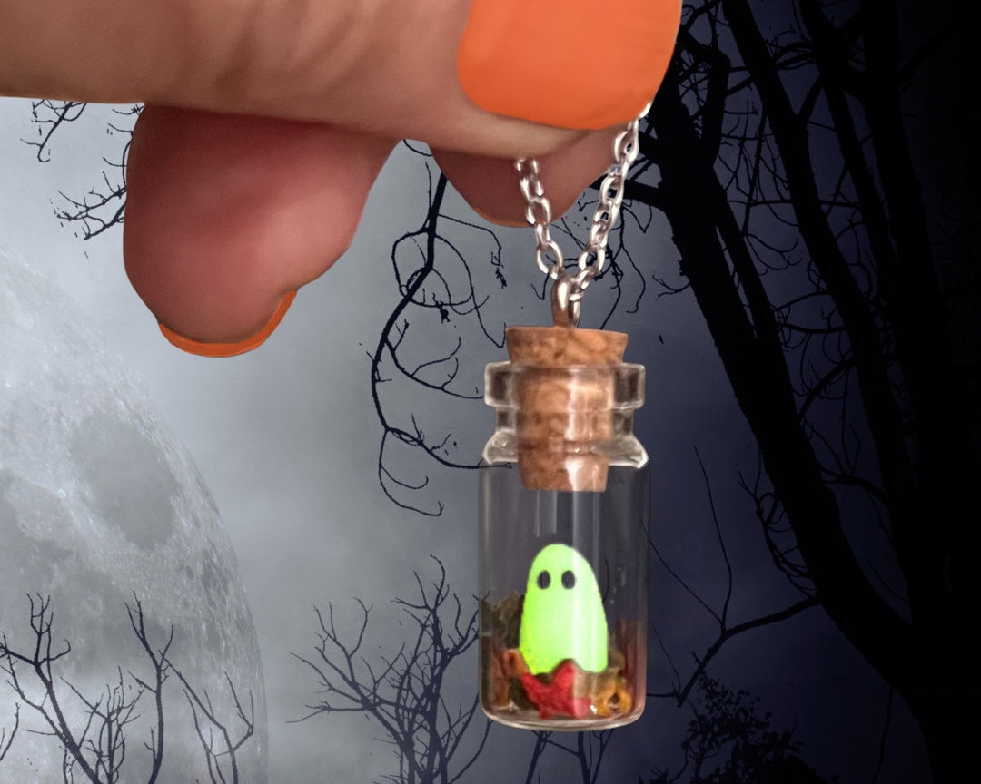 Pet Ghost in a Bottle Necklace - Glows in the Dark | Halloween Party ...