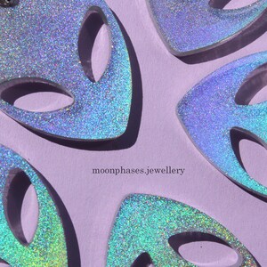 Holographic Alien Necklace / Rainbow Alien Pendant / Sci Fi / Ufo ...