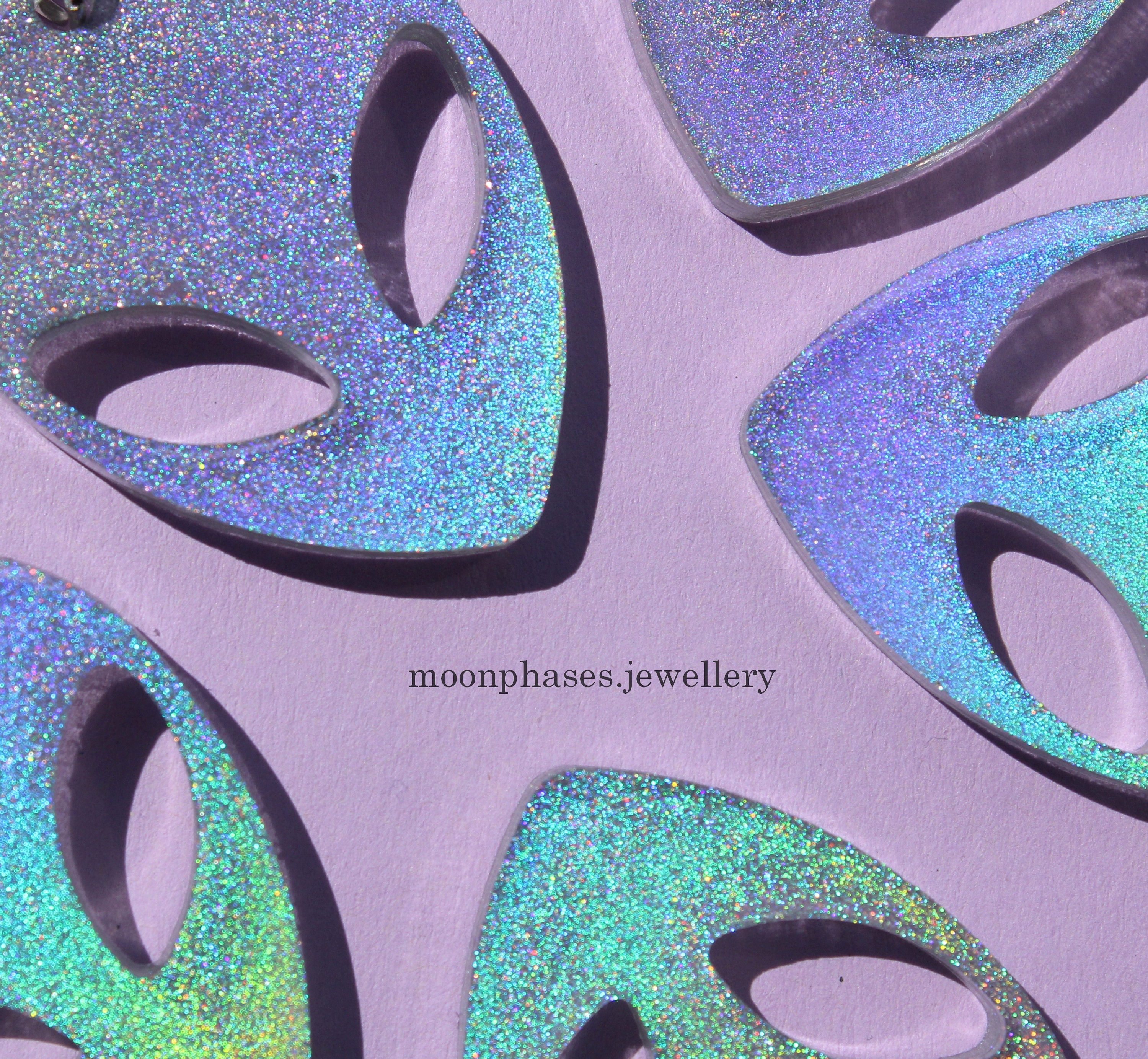 Holographic Alien Necklace / Rainbow Alien Pendant / Sci Fi / Ufo ...