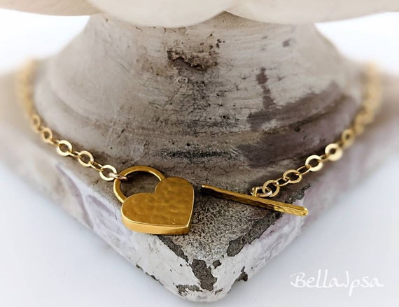 Gold heart toggle necklace store