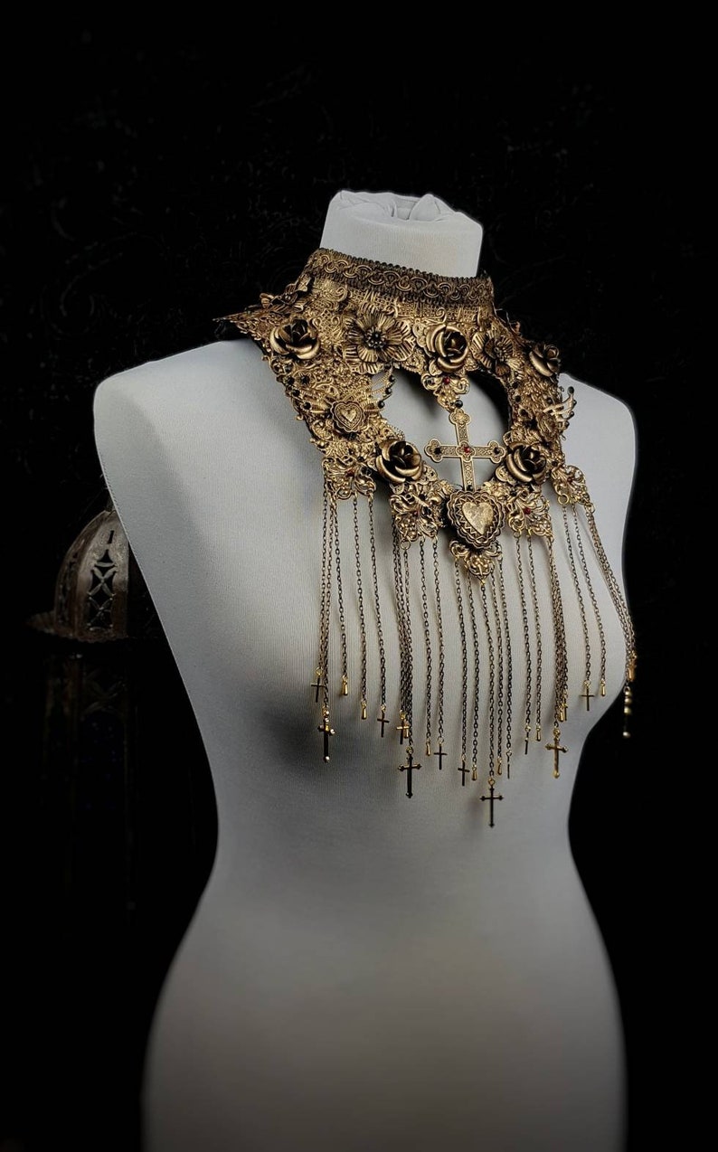 Chest Armor "queen of Hearts", Goth Collar, Gothic Headpiece, Blind ...