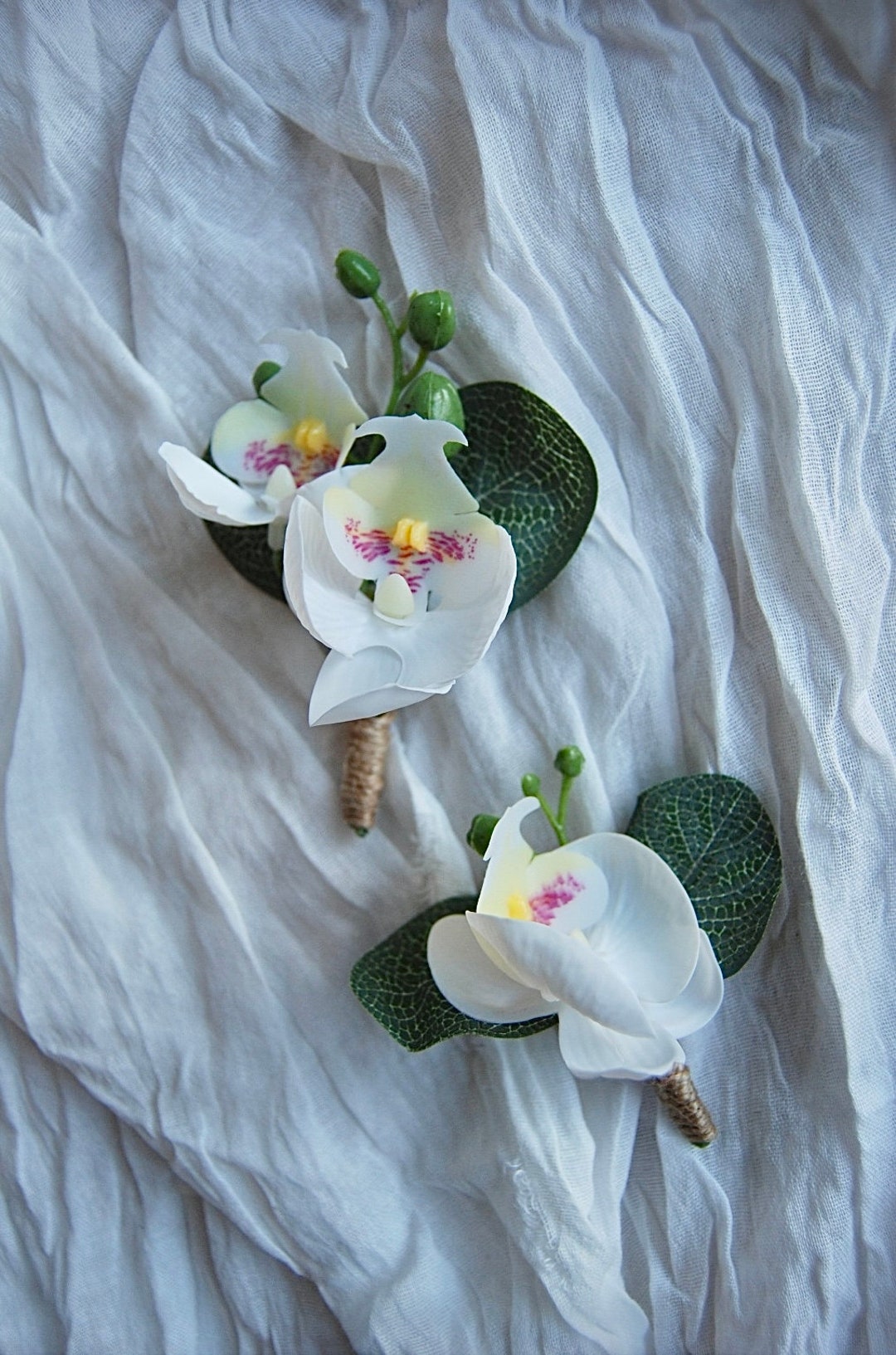 White Orchid Boutonniere / Buttonhole Flowers - Etsy