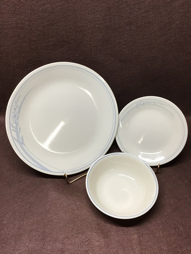 Discontinued Corelle Dinnerware. Blue Lily Pattern - Etsy