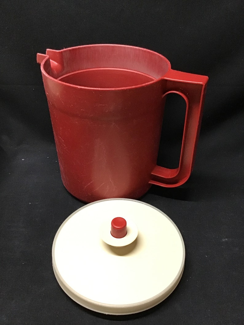 Vintage Tupperware 2 Quart Pitcher. Different Colors to Choose - Etsy
