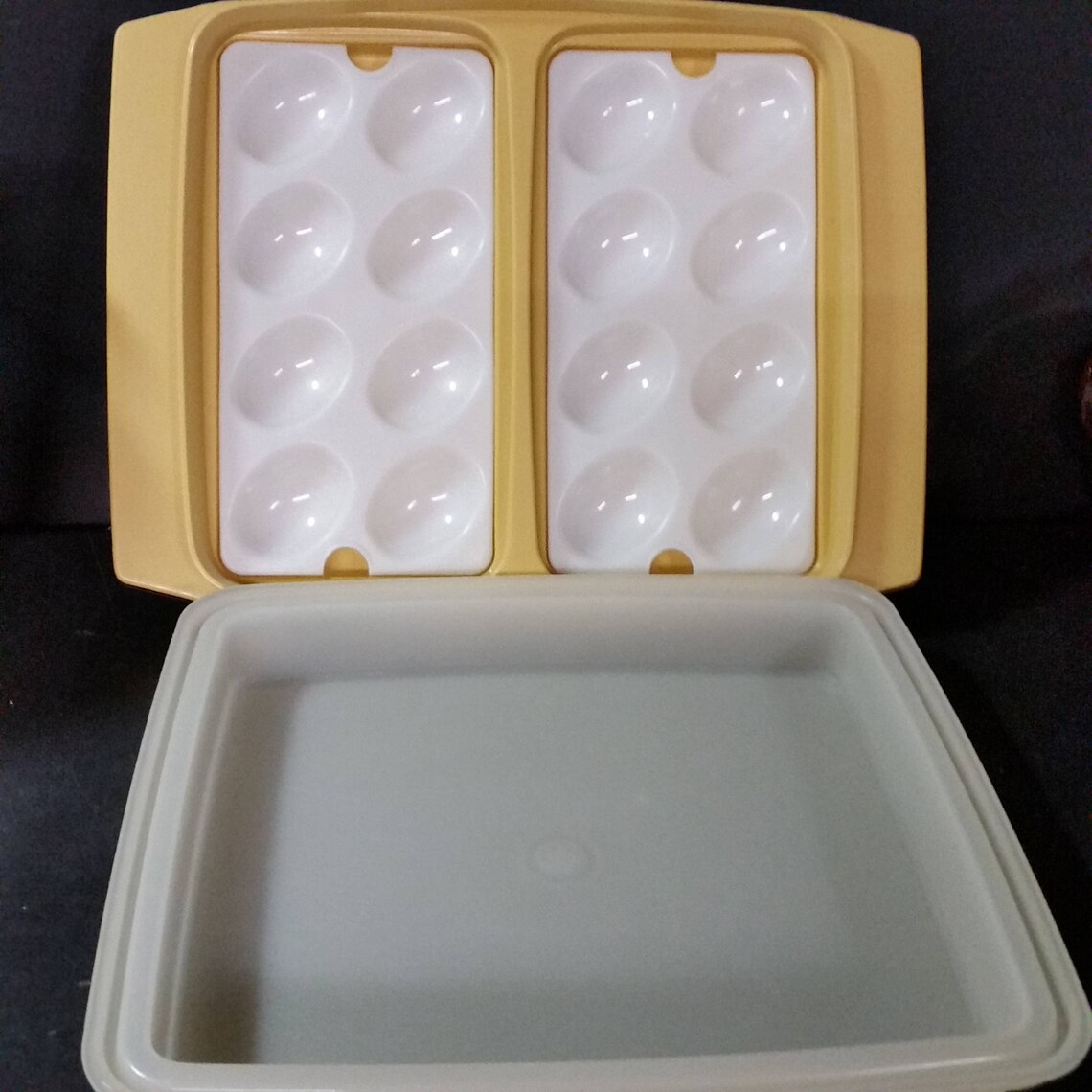 Vintage Tupperware Egg Tray. Harvest Gold Blue or Beige - Etsy