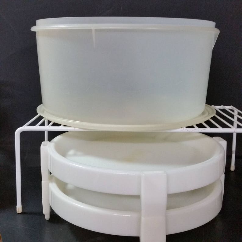 Set of 2 Vintage tupperware divide a rack pie carriers and | Etsy