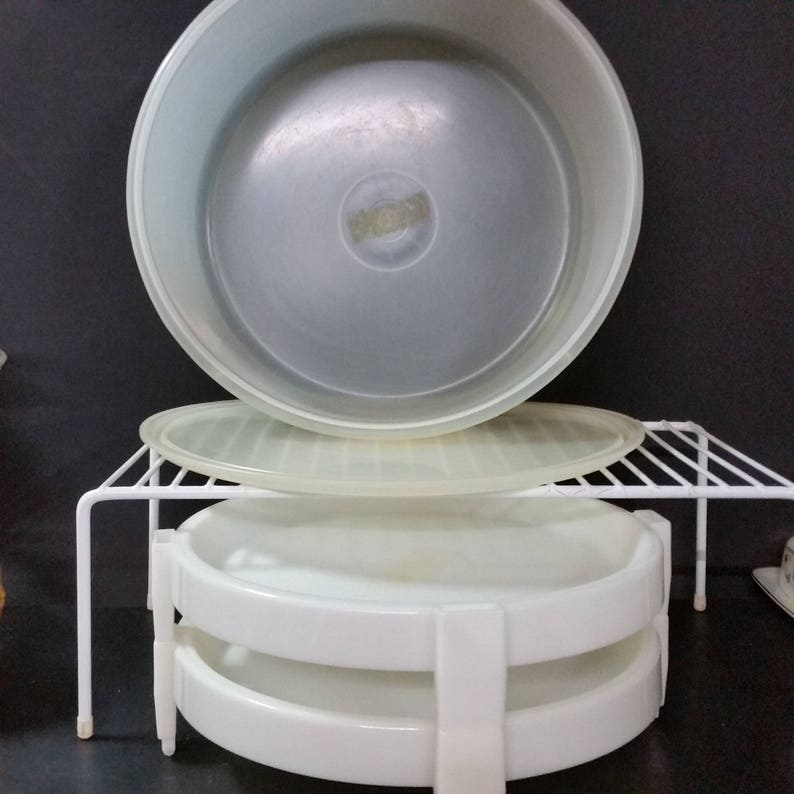 Set of 2 Vintage tupperware divide a rack pie carriers and | Etsy