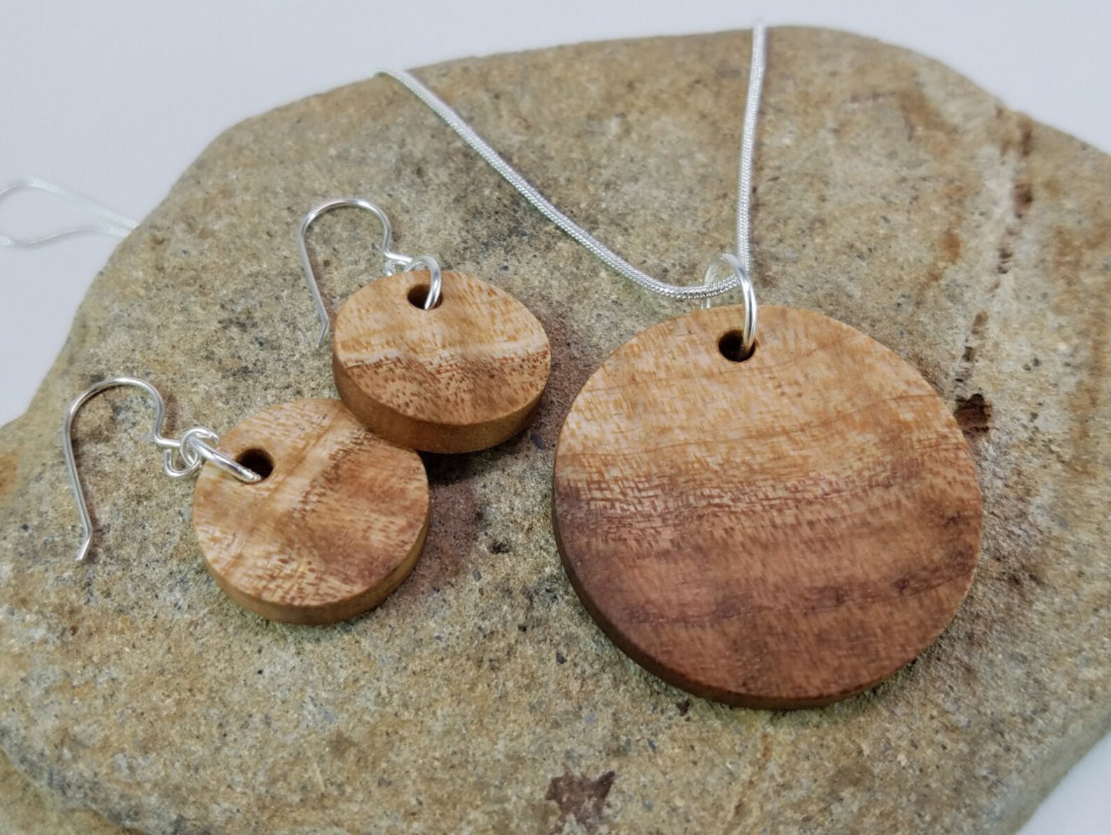 Round Wood Jewelry Set Earrings Pendant Two-tone Wavy Maple - Etsy