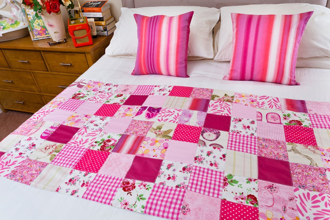 Handmade Patchwork Quilt Pretty in Pink - Etsy