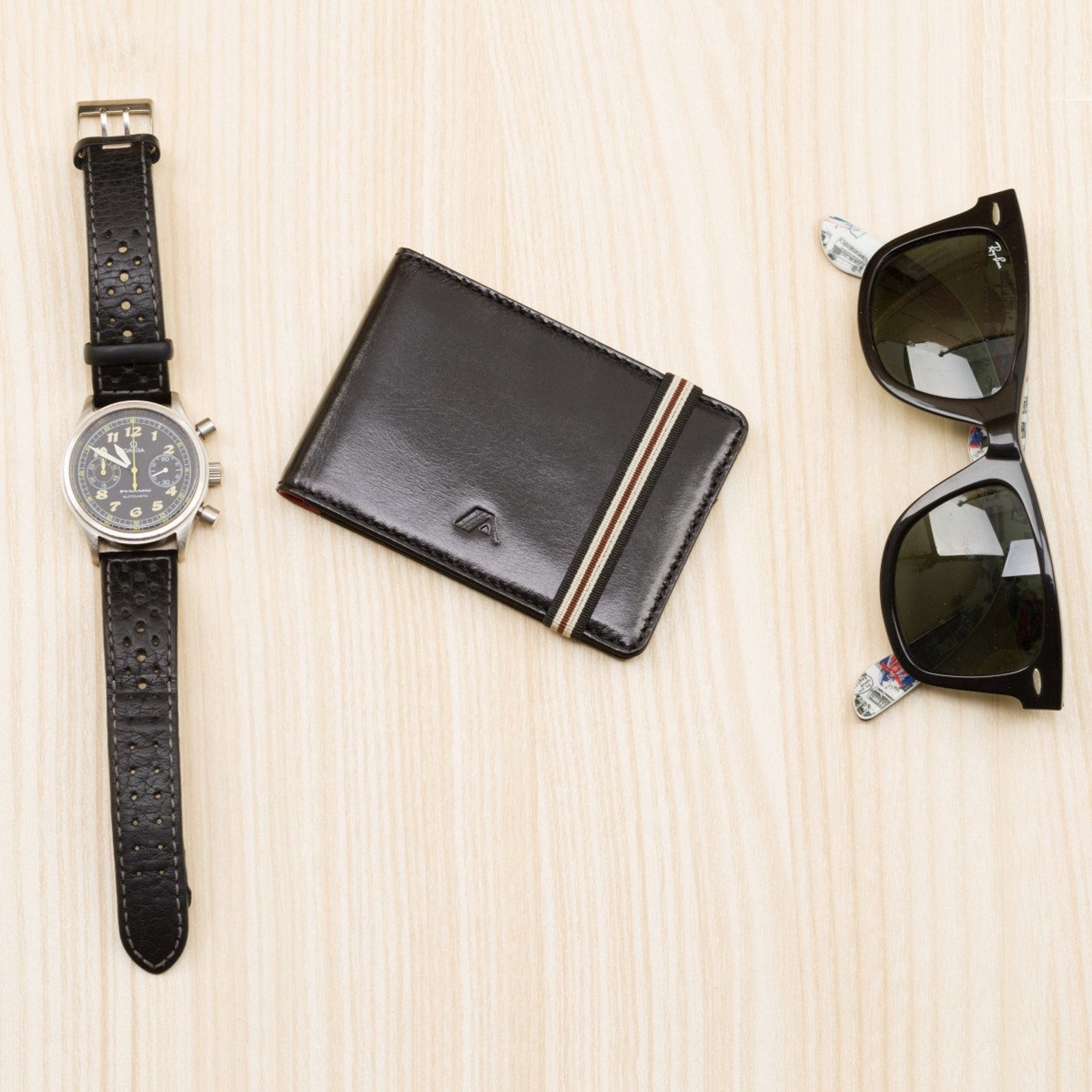 Slim Wallet With Elastic Band for Men With RFID Blocking | Etsy