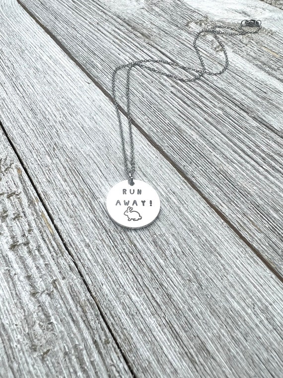 Monty Python Conejo Huir