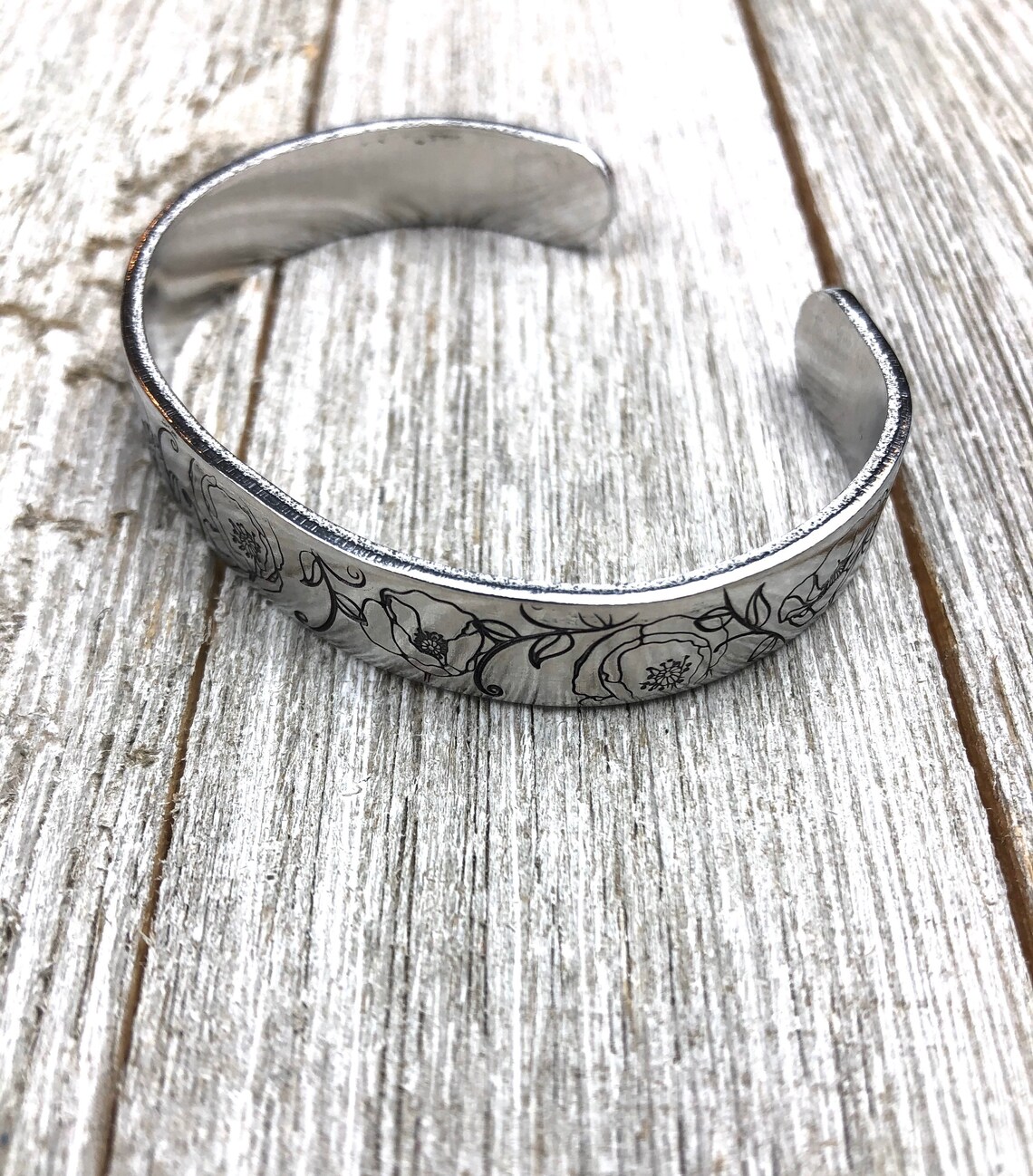 Poppy bracelet-aluminum cuff | Etsy