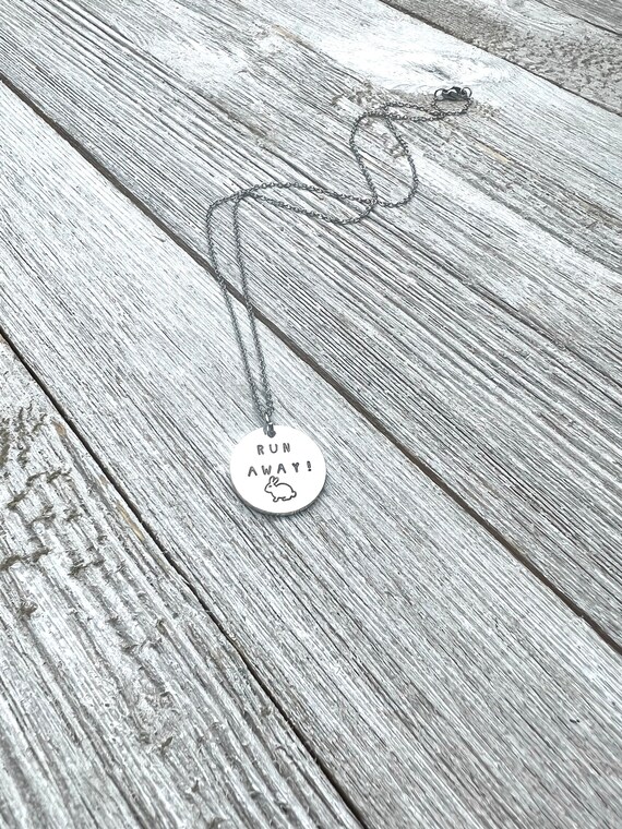 Monty Python Conejo Huir