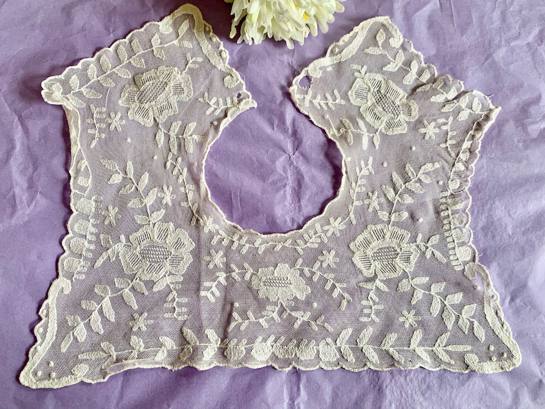 French Antique Floral Lace on Tulle Collar With Floral Detail ...