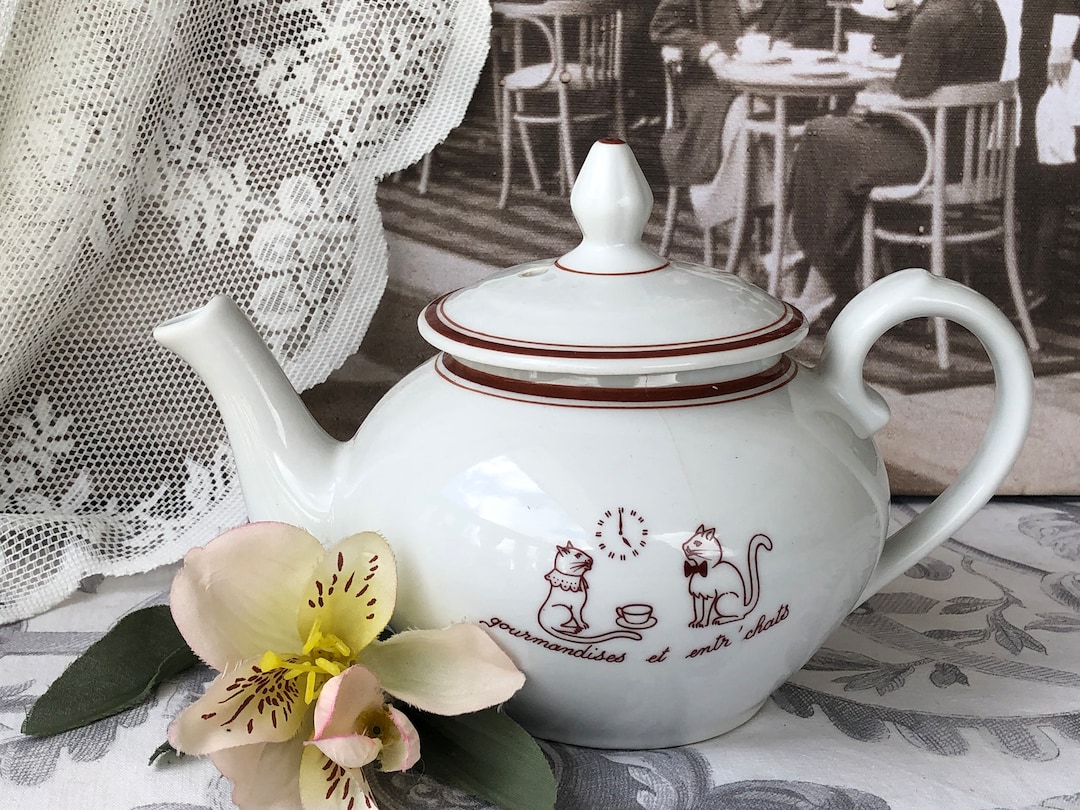French Vintage Teapot in White With Cool Cat Design / Charming 1950s ...