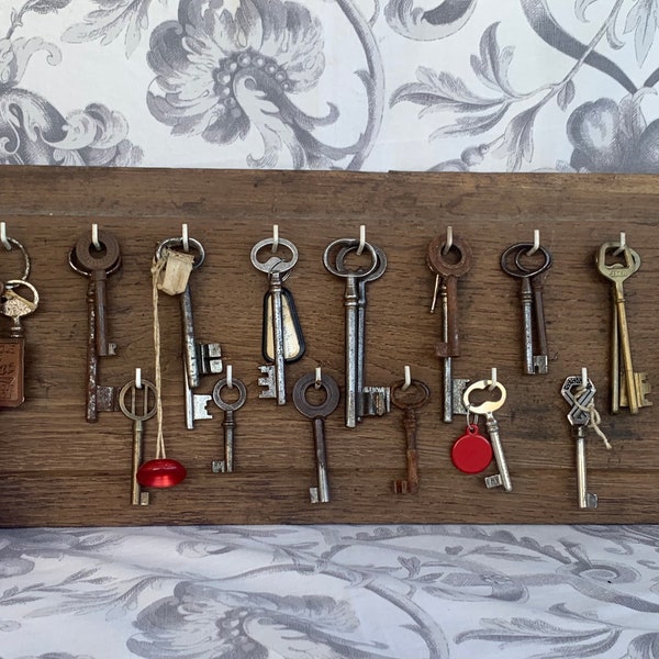 Wooden Key Holder - Etsy